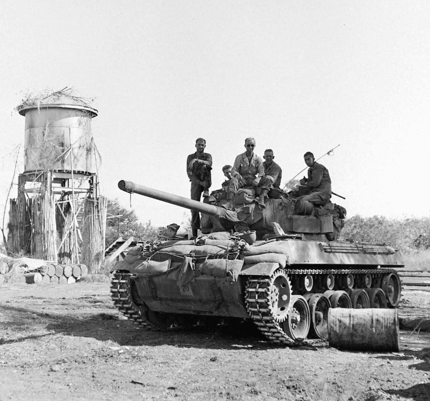 CLARK FIELD IN WWII AND THE AMERICAN FLAG RAISING - 太平洋戦争中のクラーク飛行場とアメリカ ...